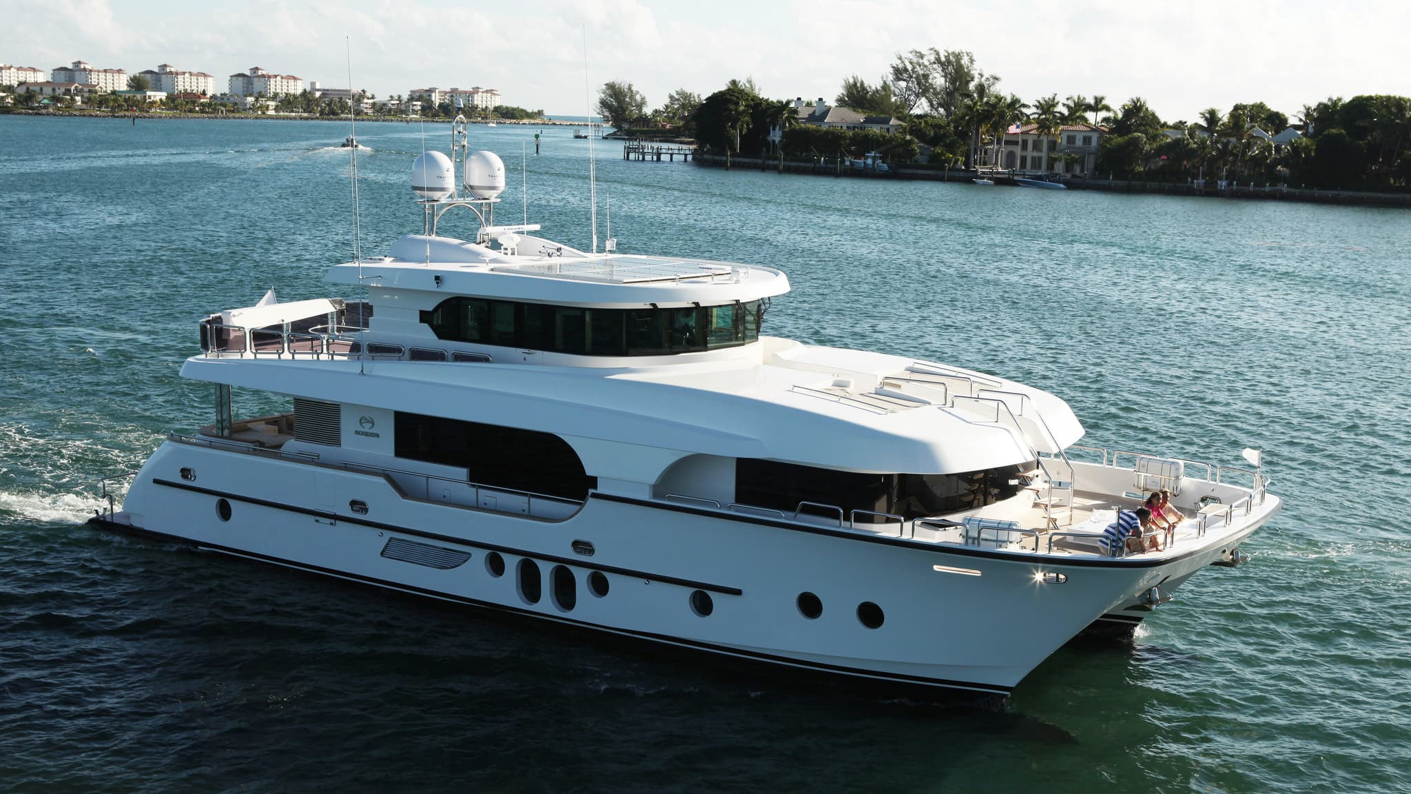 Horizon Yachts | Fifth Largest Global Custom Luxury Yacht Builder